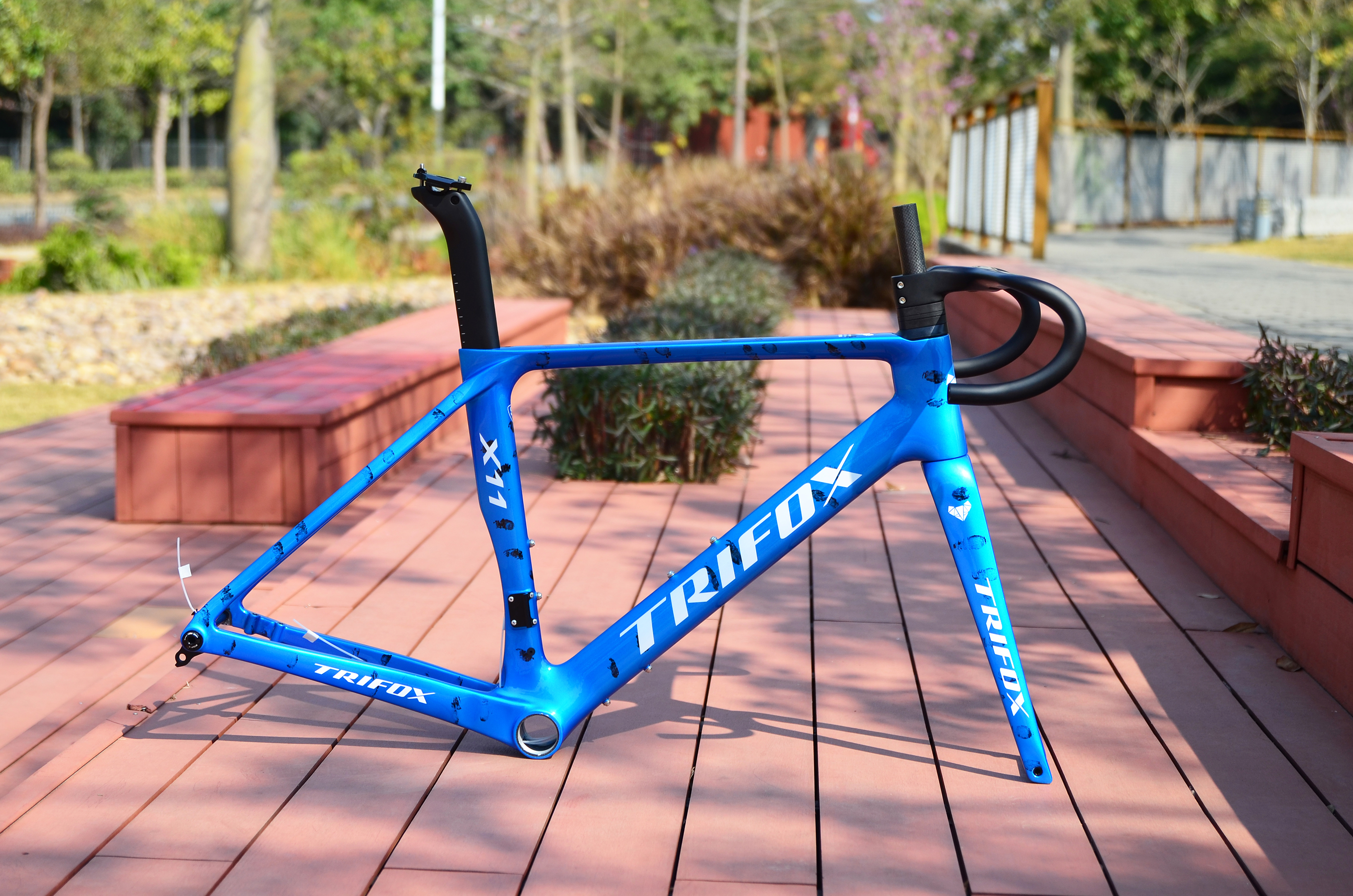 Ultralight 700C Carbon Road Bike Frameset X11 with Disc Brakes | TRIFOX ...